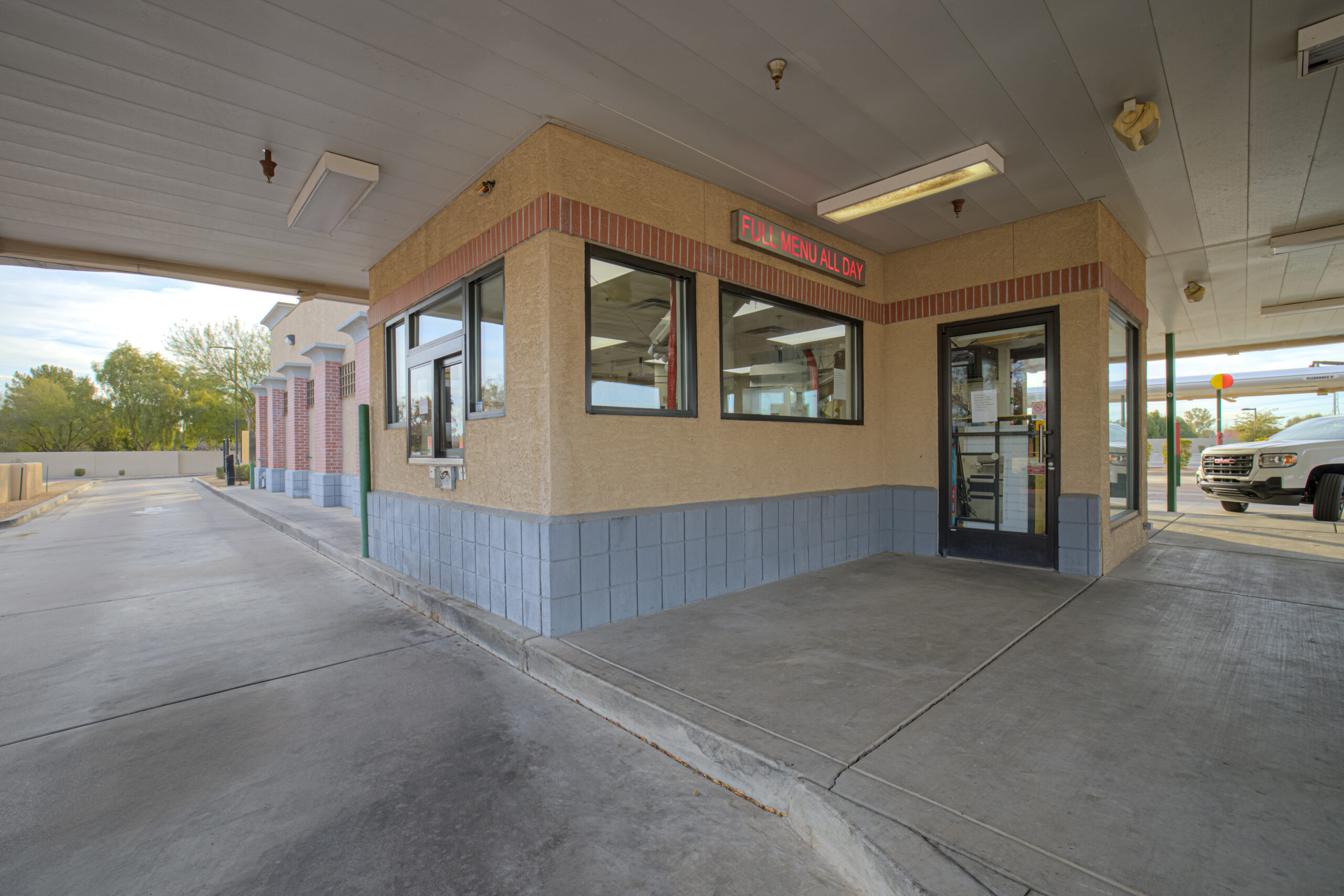 Existing Drive-Thru Building in Gilbert | ORION INVESTMENT REAL ESTATE